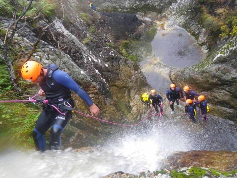 Diferencia entre Destrepar y Rapelar ≫ LOS CAUCES MULTIAVENTURA